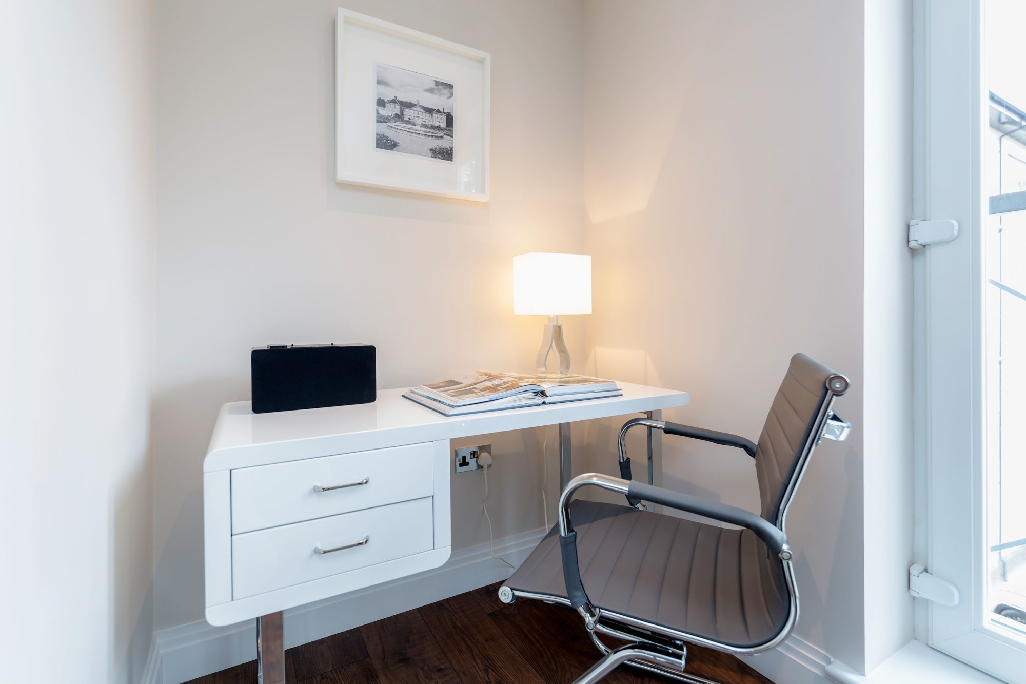 Work from Home: Benefits Of A Serviced Apartment – Roomspace ...